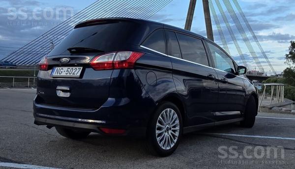 Blue Ford C-Max 2011 in Riga, with an engine capacity of 1.60 L and mileage of 258 thousand km for 3850 €, photo 4 on AUTOMOTO.COM.LV