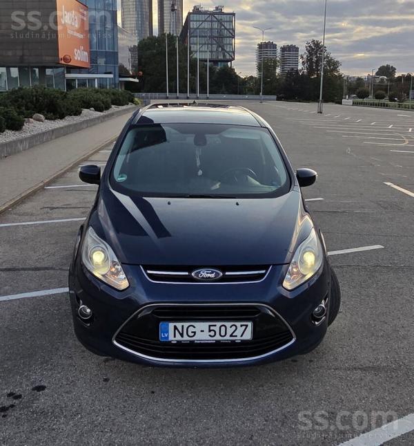 Blue Ford C-Max 2011 in Riga, with an engine capacity of 1.60 L and mileage of 258 thousand km for 3850 €, photo 5 on AUTOMOTO.COM.LV