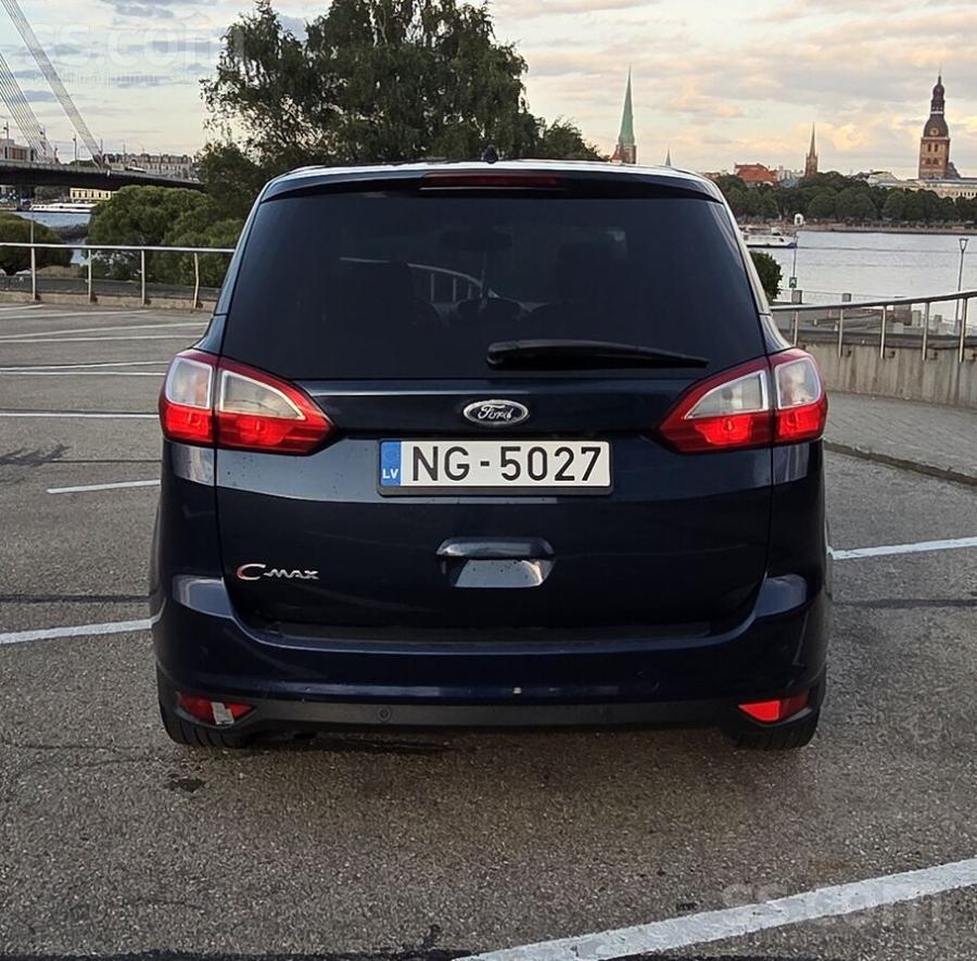 Blue Ford C-Max 2011 in Riga, with an engine capacity of 1.60 L and mileage of 258 thousand km for 3850 €, photo 7 on AUTOMOTO.COM.LV