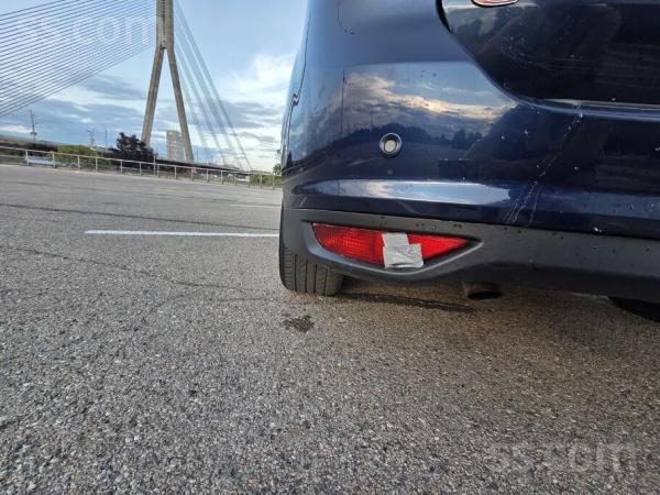 Blue Ford C-Max 2011 in Riga, with an engine capacity of 1.60 L and mileage of 258 thousand km for 3850 €, photo 7 on AUTOMOTO.COM.LV