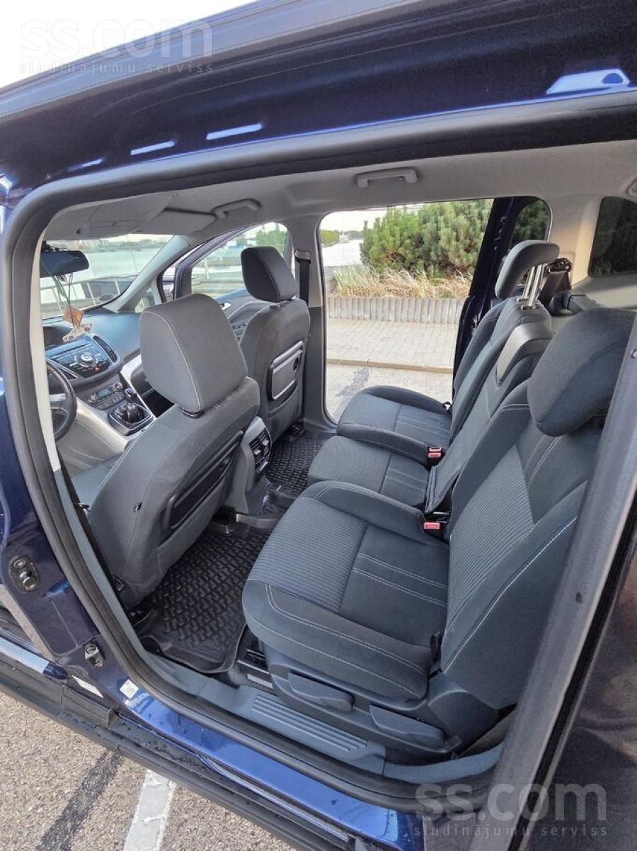 Blue Ford C-Max 2011 in Riga, with an engine capacity of 1.60 L and mileage of 258 thousand km for 3850 €, photo 19 on AUTOMOTO.COM.LV