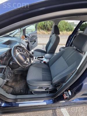 Blue Ford C-Max 2011 in Riga, with an engine capacity of 1.60 L and mileage of 258 thousand km for 3850 €, photo 20 on AUTOMOTO.COM.LV