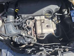 Zils Ford C-Max 2013 Jurbarkas, ar dzinēja tilpumu 1.00 L un nobraukumu 151 tūkst. km par 3550 €, foto 21 vietnē AUTOMOTO.COM.LV