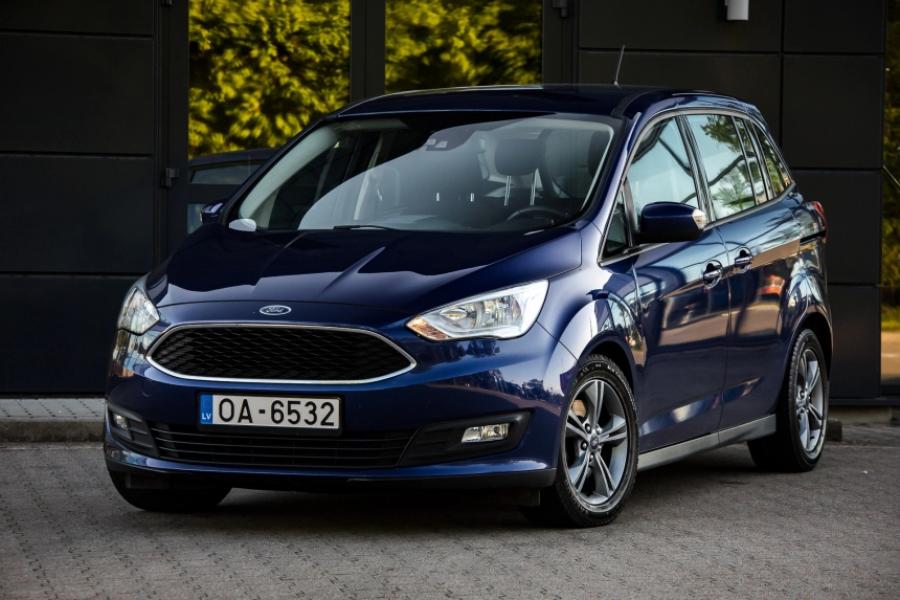 Blue Ford C-Max 2018 in Riga, with an engine capacity of 1.00 L and mileage of 224 thousand km for 7990 €, photo 4 on AUTOMOTO.COM.LV