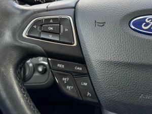Blue Ford C-Max 2018 in Riga, with an engine capacity of 1.00 L and mileage of 224 thousand km for 7990 €, photo 13 on AUTOMOTO.COM.LV