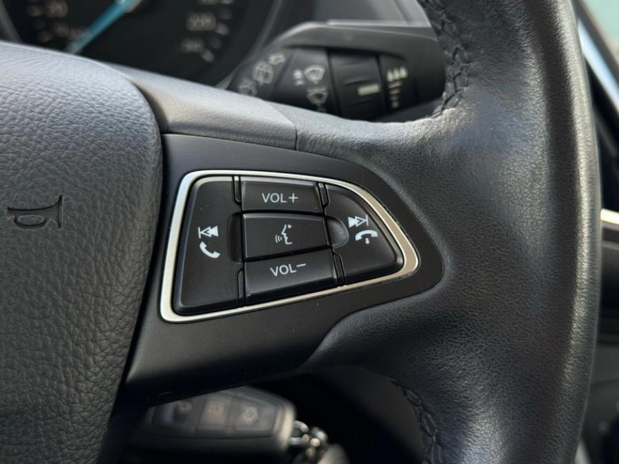 Blue Ford C-Max 2018 in Riga, with an engine capacity of 1.00 L and mileage of 224 thousand km for 7990 €, photo 16 on AUTOMOTO.COM.LV