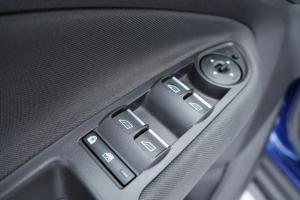 Blue Ford C-Max 2018 in Riga, with an engine capacity of 1.00 L and mileage of 224 thousand km for 7990 €, photo 18 on AUTOMOTO.COM.LV