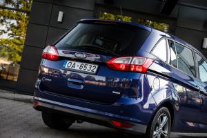 Blue Ford C-Max 2018 in Riga, with an engine capacity of 1.00 L and mileage of 224 thousand km for 7990 €, photo 21 on AUTOMOTO.COM.LV