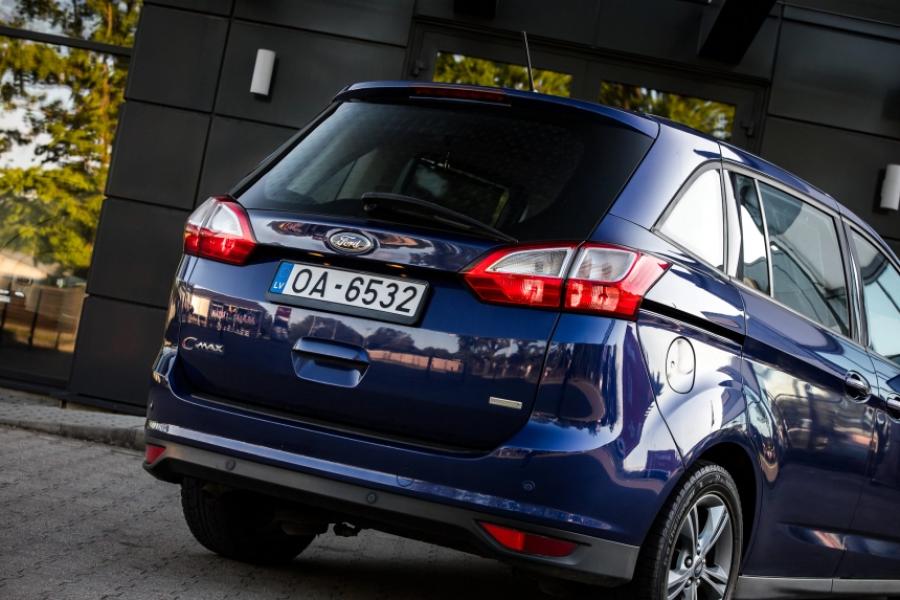 Blue Ford C-Max 2018 in Riga, with an engine capacity of 1.00 L and mileage of 224 thousand km for 7990 €, photo 21 on AUTOMOTO.COM.LV