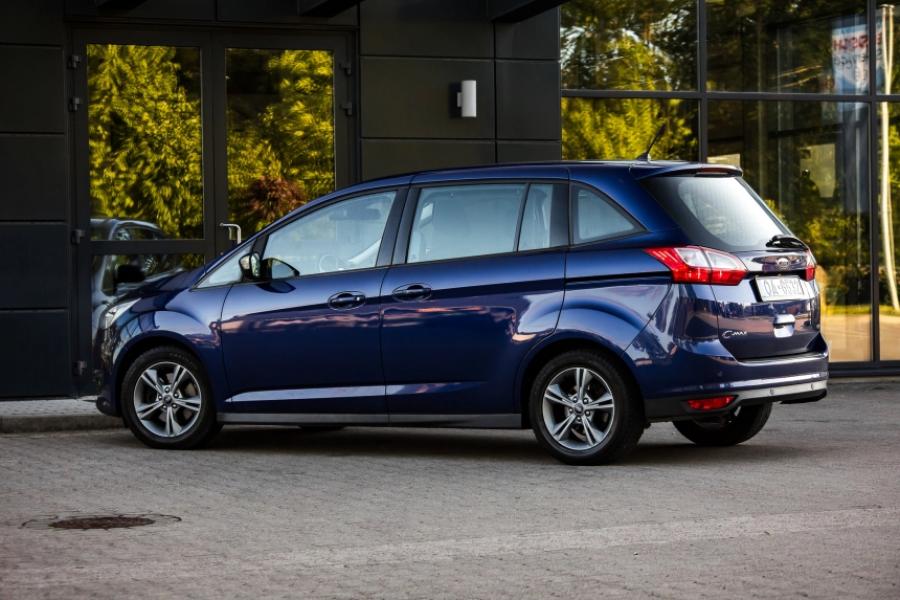 Blue Ford C-Max 2018 in Riga, with an engine capacity of 1.00 L and mileage of 224 thousand km for 7990 €, photo 26 on AUTOMOTO.COM.LV