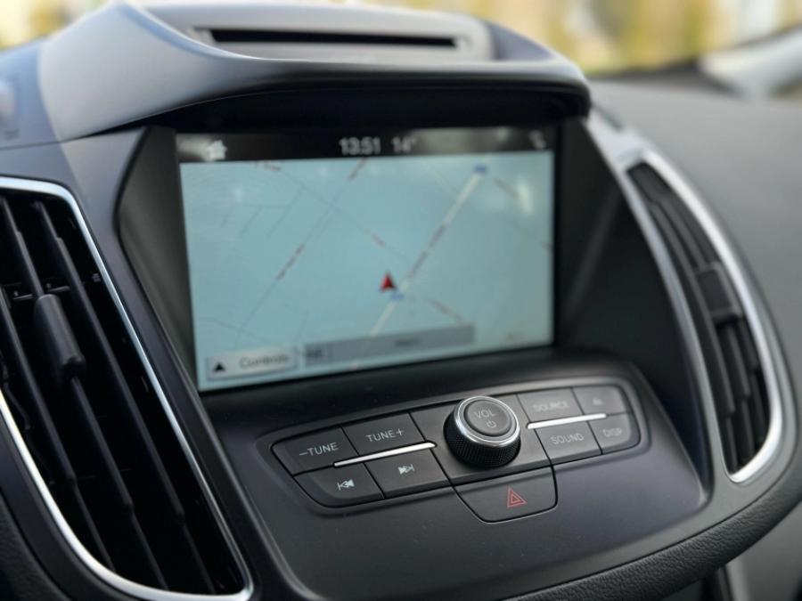 Blue Ford C-Max 2018 in Riga, with an engine capacity of 1.00 L and mileage of 224 thousand km for 7990 €, photo 31 on AUTOMOTO.COM.LV