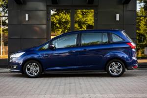 Blue Ford C-Max 2018 in Riga, with an engine capacity of 1.00 L and mileage of 224 thousand km for 7990 €, photo 35 on AUTOMOTO.COM.LV