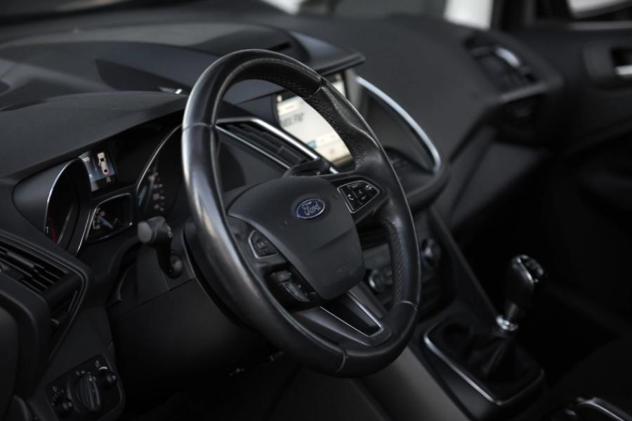Blue Ford C-Max 2018 in Riga, with an engine capacity of 1.00 L and mileage of 224 thousand km for 7990 €, photo 40 on AUTOMOTO.COM.LV