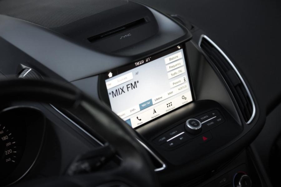 Blue Ford C-Max 2018 in Riga, with an engine capacity of 1.00 L and mileage of 224 thousand km for 7990 €, photo 41 on AUTOMOTO.COM.LV