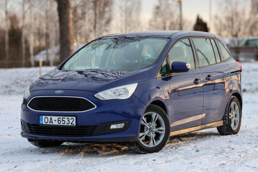 Blue Ford C-Max 2018 in Riga, with an engine capacity of 1.00 L and mileage of 224 thousand km for 7990 €, photo 48 on AUTOMOTO.COM.LV