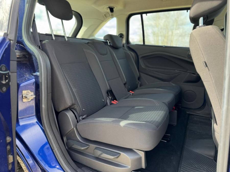 Blue Ford C-Max 2018 in Riga, with an engine capacity of 1.00 L and mileage of 224 thousand km for 7990 €, photo 53 on AUTOMOTO.COM.LV