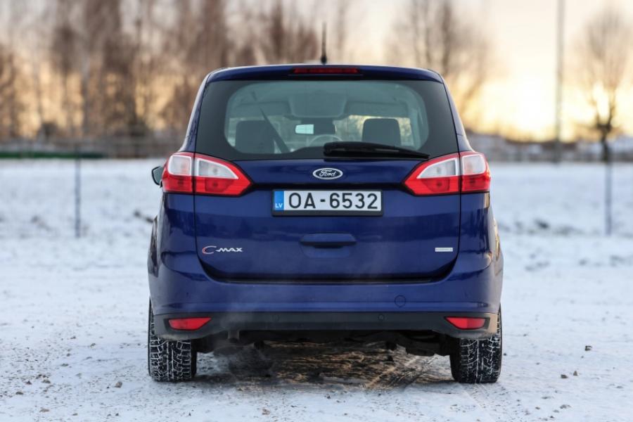 Blue Ford C-Max 2018 in Riga, with an engine capacity of 1.00 L and mileage of 224 thousand km for 7990 €, photo 54 on AUTOMOTO.COM.LV