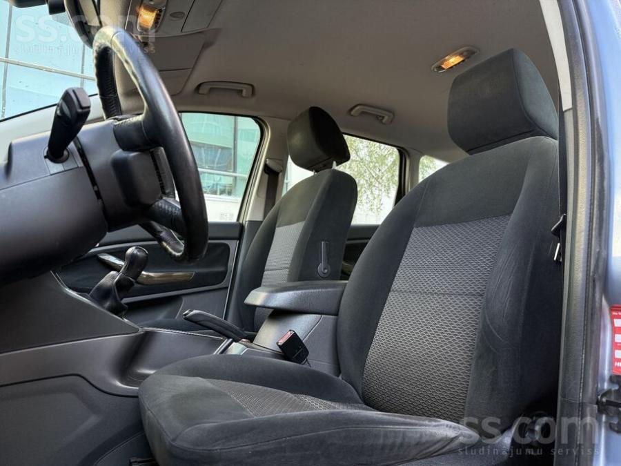 Zils Ford C-Max 2007 Rīga, ar dzinēja tilpumu 1.80 L un nobraukumu 0 tūkst. km par 2600 €, foto 6 vietnē AUTOMOTO.COM.LV