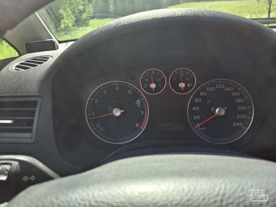 Zils Ford C-Max 2007 Zarasai, ar dzinēja tilpumu 1.80 L un nobraukumu 164 tūkst. km par 800 €, foto 3 vietnē AUTOMOTO.COM.LV