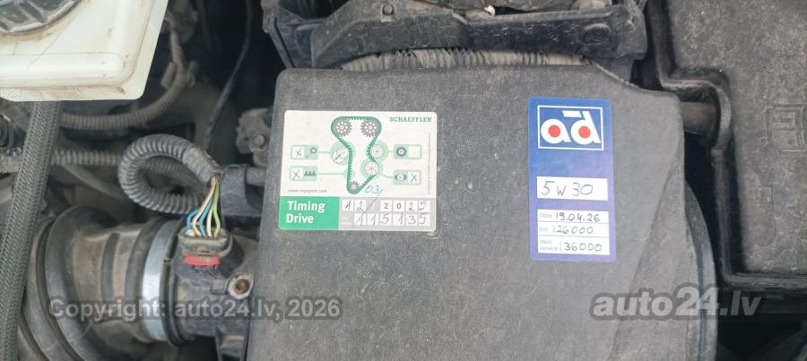 Blue Ford C-Max 2013 in Tallinn, with an engine capacity of 1.60 L and mileage of 130 thousand km for 5500 €, photo 19 on AUTOMOTO.COM.LV