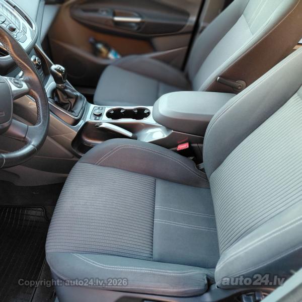 Blue Ford C-Max 2013 in Tartu, with an engine capacity of 1.60 L and mileage of 135 thousand km for 4499 €, photo 11 on AUTOMOTO.COM.LV