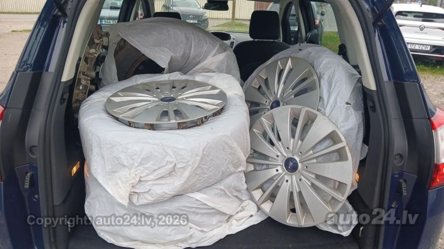 Zils Ford C-Max 2019 Pērnava, ar dzinēja tilpumu 1.00 L un nobraukumu 12 tūkst. km par 8999 €, foto 12 vietnē AUTOMOTO.COM.LV