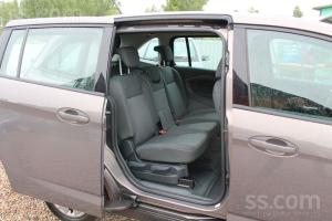 Brown Ford C-Max 2009 in Daugavpils, with an engine capacity of 2.00 L and mileage of 256 thousand km for 4690 €, photo 17 on AUTOMOTO.COM.LV