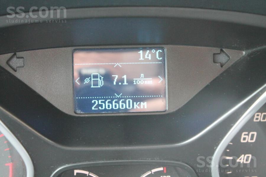 Brown Ford C-Max 2009 in Daugavpils, with an engine capacity of 2.00 L and mileage of 256 thousand km for 4690 €, photo 18 on AUTOMOTO.COM.LV