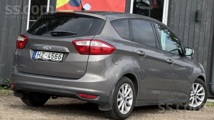 Brown Ford C-Max 2012 in Riga, with an engine capacity of 1.60 L and mileage of 0 thousand km for 3250 €, photo 4 on AUTOMOTO.COM.LV