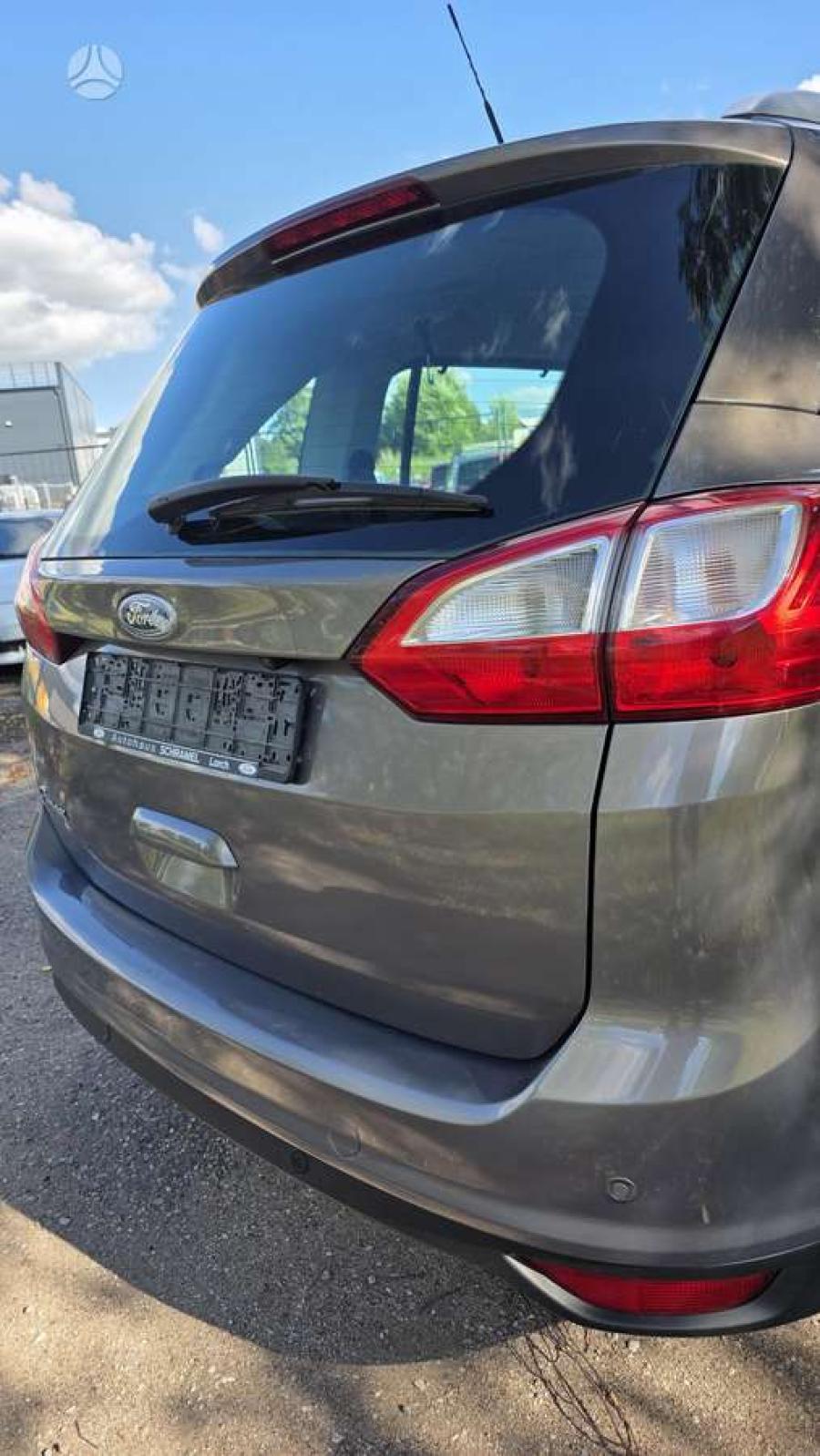 Brown Ford C-Max 2013 in Siauliai, with an engine capacity of 2.00 L and mileage of 248 thousand km for 3750 €, photo 18 on AUTOMOTO.COM.LV