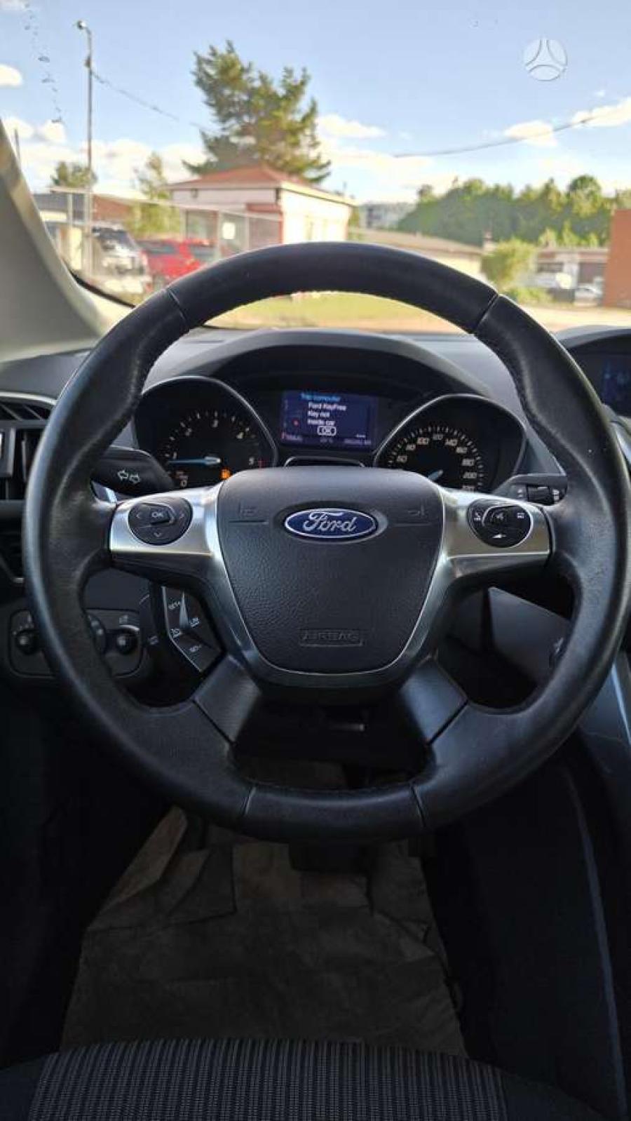 Brown Ford C-Max 2013 in Siauliai, with an engine capacity of 2.00 L and mileage of 248 thousand km for 3750 €, photo 26 on AUTOMOTO.COM.LV
