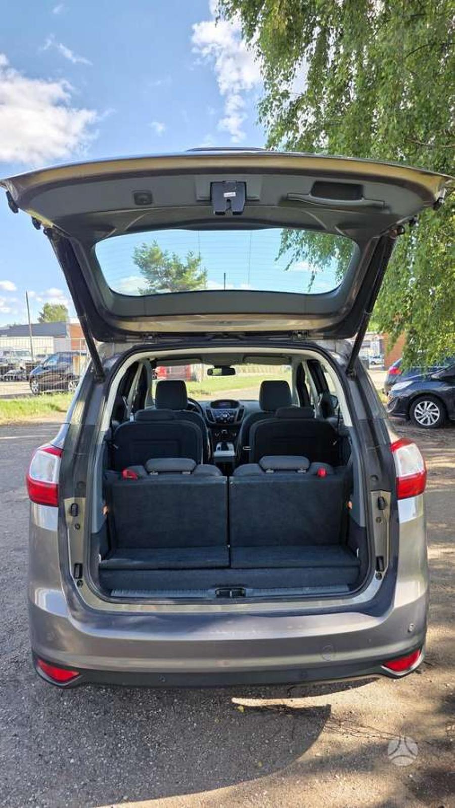 Brown Ford C-Max 2013 in Siauliai, with an engine capacity of 2.00 L and mileage of 248 thousand km for 3750 €, photo 38 on AUTOMOTO.COM.LV