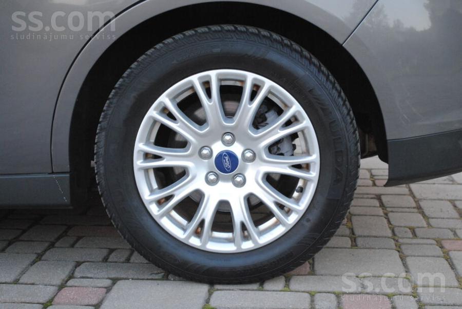 Brūns Ford C-Max 2014 Rīga, ar dzinēja tilpumu 2.00 L un nobraukumu 249 tūkst. km par 3200 €, foto 32 vietnē AUTOMOTO.COM.LV