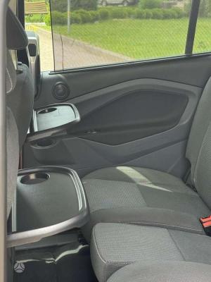 Brūns Ford C-Max 2014 Raseiniai, ar dzinēja tilpumu 2.00 L un nobraukumu 265 tūkst. km par 4350 €, foto 24 vietnē AUTOMOTO.COM.LV