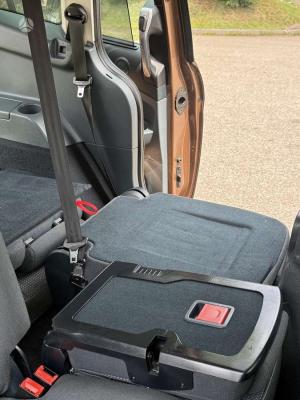 Brūns Ford C-Max 2014 Raseiniai, ar dzinēja tilpumu 2.00 L un nobraukumu 265 tūkst. km par 4350 €, foto 26 vietnē AUTOMOTO.COM.LV