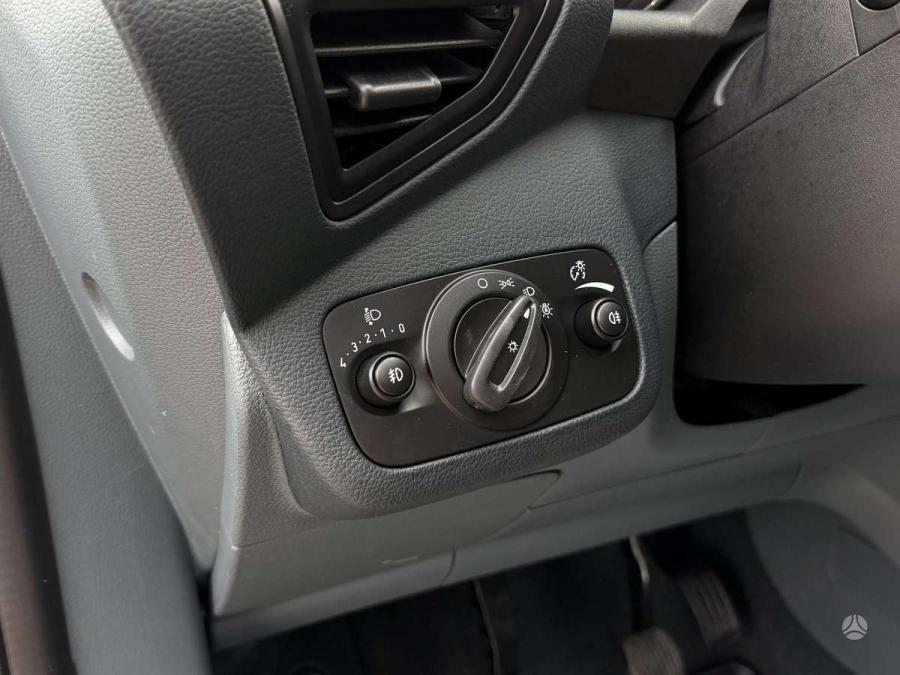 Brūns Ford C-Max 2014 Kretinga, ar dzinēja tilpumu 1.00 L un nobraukumu 132 tūkst. km par 4999 €, foto 19 vietnē AUTOMOTO.COM.LV