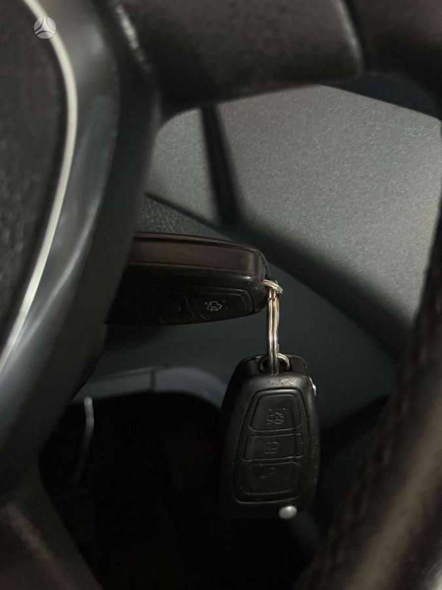 Brown Ford C-Max 2014 in Raseiniai, with an engine capacity of 2.00 L and mileage of 265 thousand km for 4300 €, photo 44 on AUTOMOTO.COM.LV