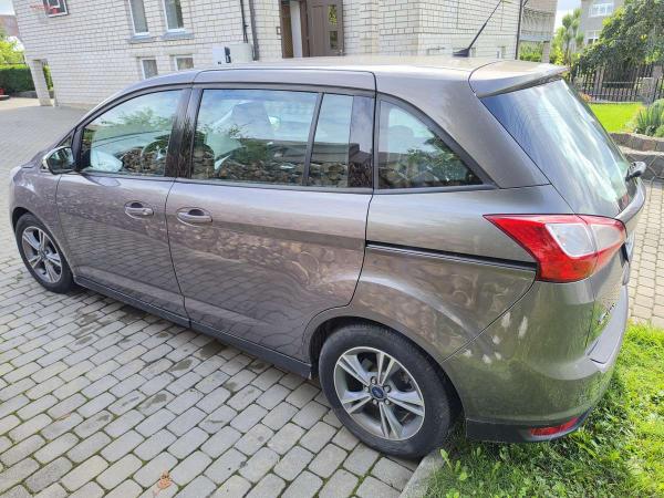 Ford C-Max 2014 in Telschi on AUTOMOTO.COM.LV Brown Ford C-Max 2014 in Telschi, with an engine capacity of 2.00 L and mileage of 212 thousand km for 3500 €, photo 4 on AUTOMOTO.COM.LV