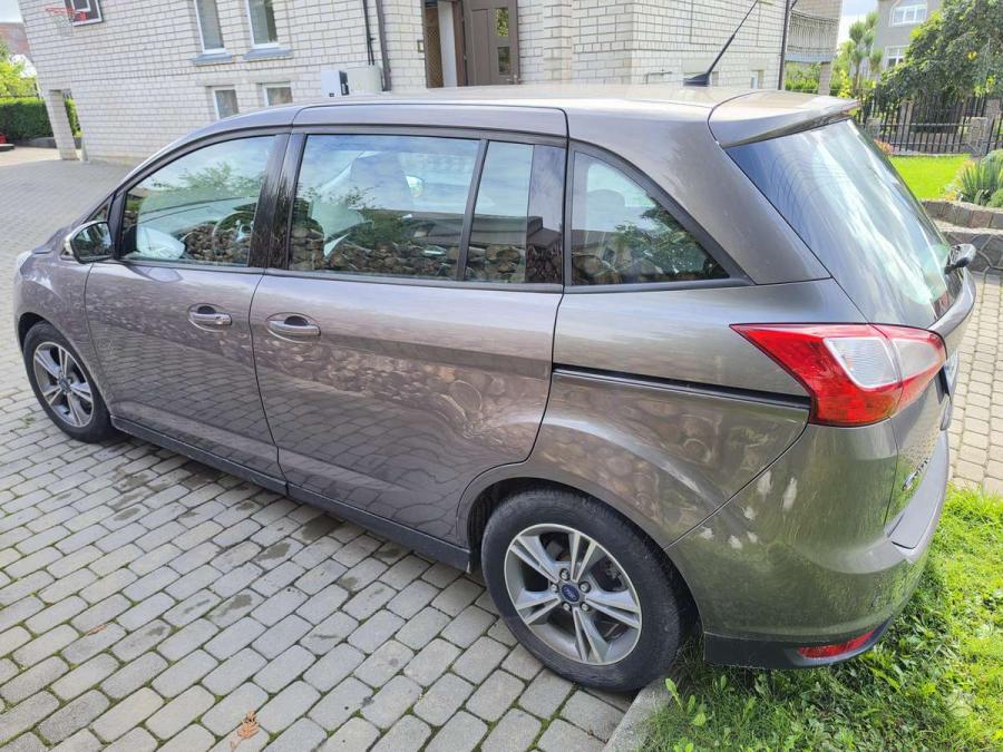 Brown Ford C-Max 2014 in Telschi, with an engine capacity of 2.00 L and mileage of 212 thousand km for 3500 €, photo 4 on AUTOMOTO.COM.LV