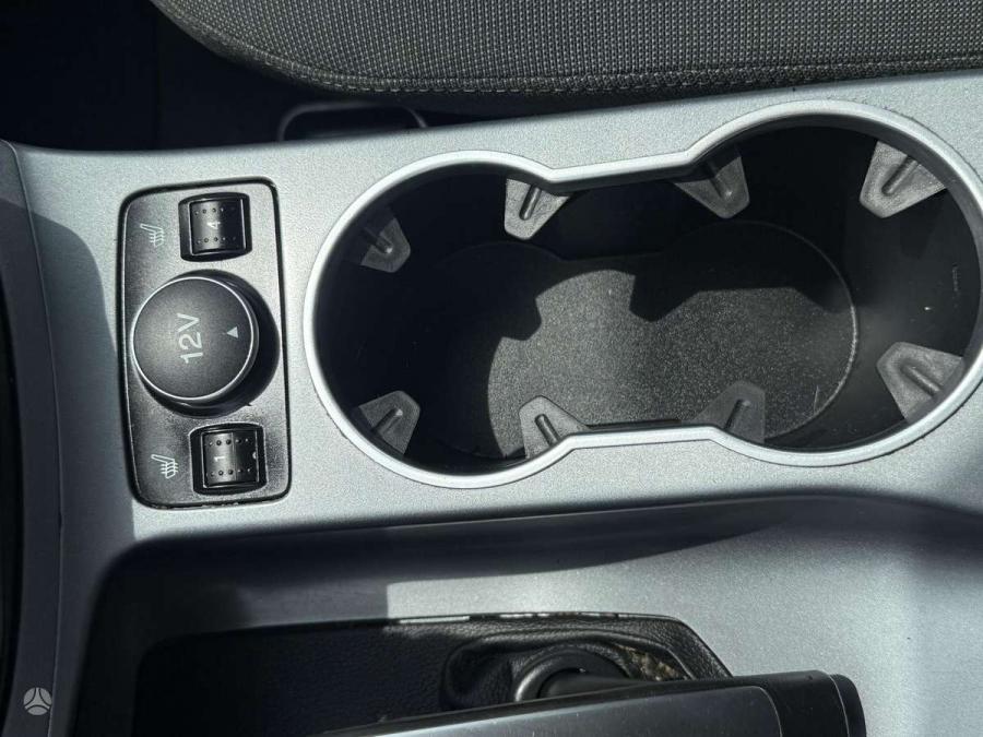 Brūns Ford C-Max 2014 Kauņa, ar dzinēja tilpumu 2.00 L un nobraukumu 265 tūkst. km par 3650 €, foto 26 vietnē AUTOMOTO.COM.LV