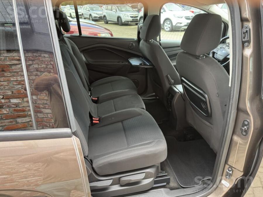 Brown Ford C-Max 2016 in Talsi, with an engine capacity of 1.50 L and mileage of 126 thousand km for 5895 €, photo 13 on AUTOMOTO.COM.LV