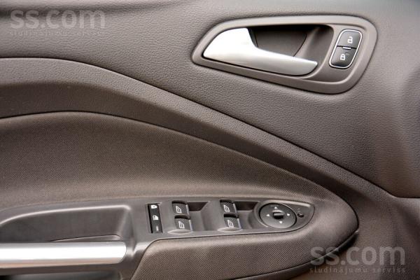 Brown Ford C-Max 2018 in Riga, with an engine capacity of 1.00 L and mileage of 200 thousand km for 5999 €, photo 6 on AUTOMOTO.COM.LV