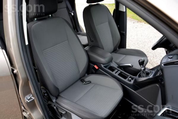 Brown Ford C-Max 2018 in Riga, with an engine capacity of 1.00 L and mileage of 200 thousand km for 5999 €, photo 9 on AUTOMOTO.COM.LV