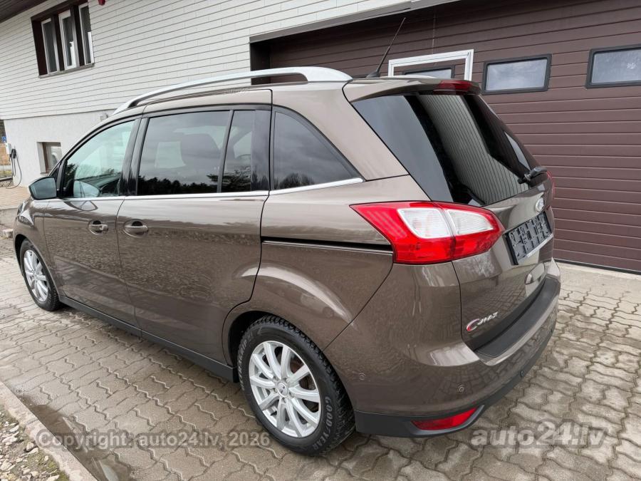 Brown Ford C-Max 2016 in Voru, with an engine capacity of 1.50 L and mileage of 279 thousand km for 6490 €, photo 4 on AUTOMOTO.COM.LV