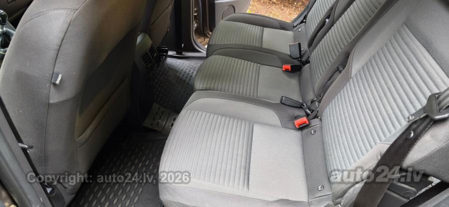 Brūns Ford C-Max 2016 Tallina, ar dzinēja tilpumu 1.50 L un nobraukumu 167 tūkst. km par 6900 €, foto 15 vietnē AUTOMOTO.COM.LV