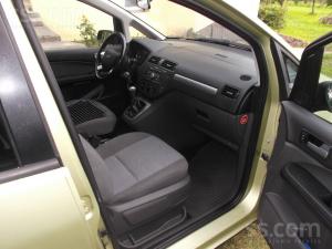 Green Ford C-Max 2005 in Jelgava, with an engine capacity of 1.60 L and mileage of 124 thousand km for 1750 €, photo 8 on AUTOMOTO.COM.LV