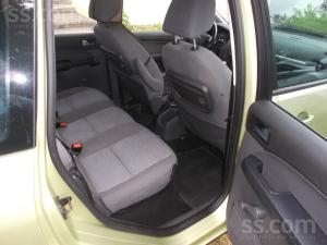 Green Ford C-Max 2005 in Jelgava, with an engine capacity of 1.60 L and mileage of 124 thousand km for 1750 €, photo 9 on AUTOMOTO.COM.LV