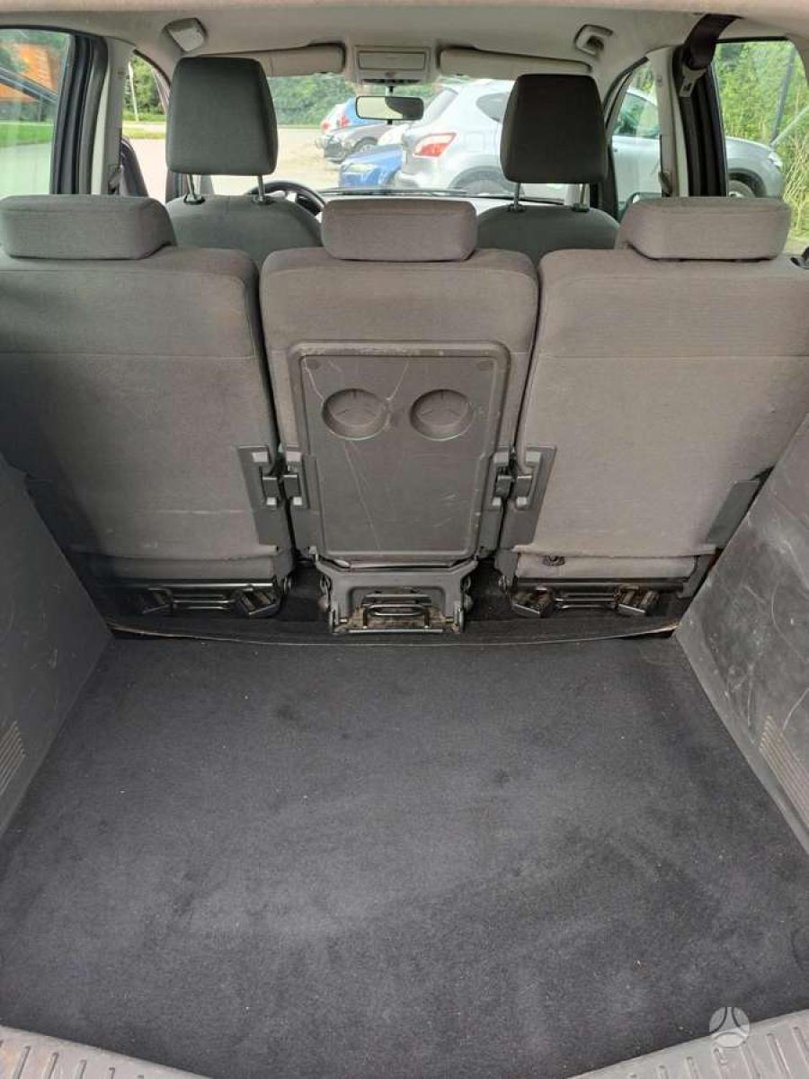 Green Ford C-Max 2005 in Klaipeda, with an engine capacity of 1.56 L and mileage of 174 thousand km for 1250 €, photo 5 on AUTOMOTO.COM.LV