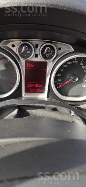 Green Ford C-Max 2008 in Gulbene, with an engine capacity of 1.60 L and mileage of 250 thousand km for 2600 €, photo 10 on AUTOMOTO.COM.LV
