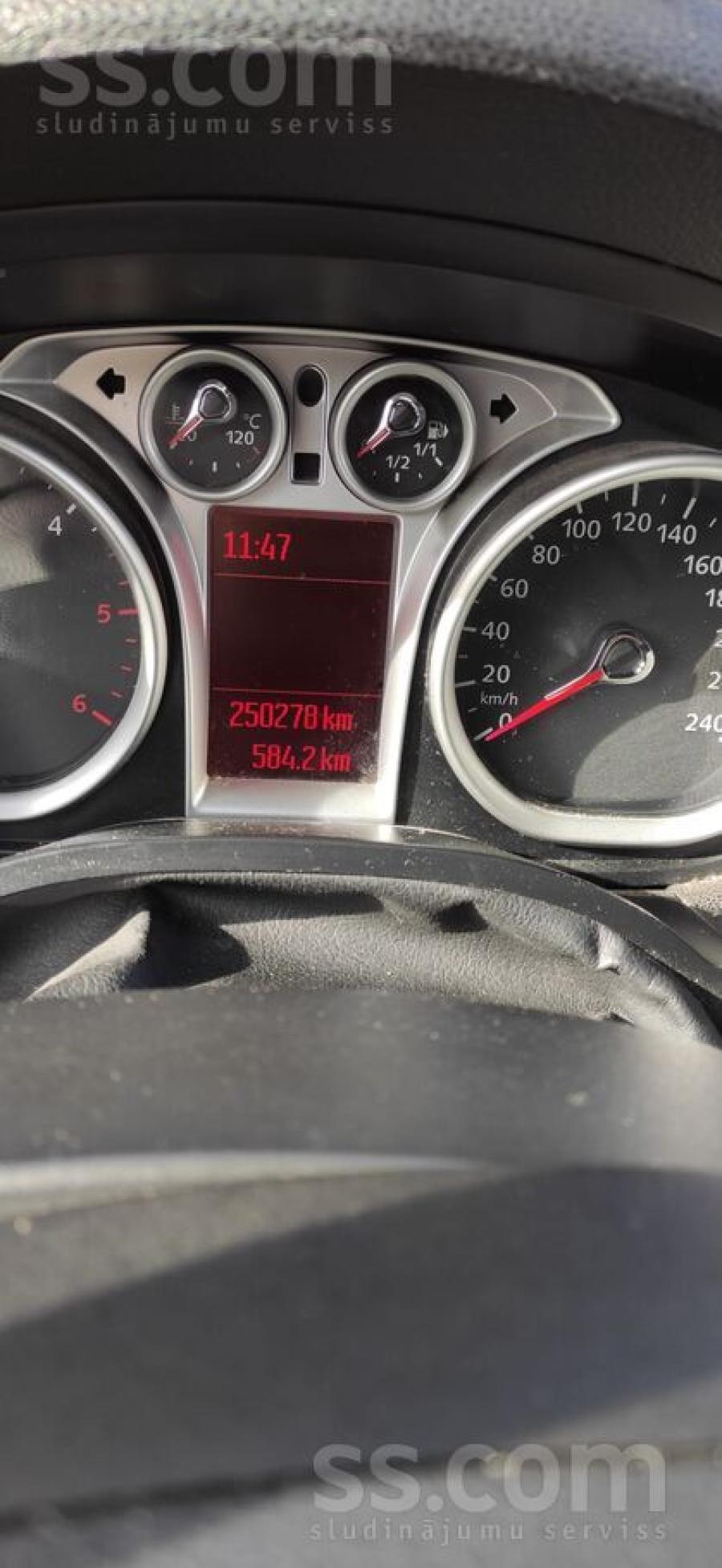 Green Ford C-Max 2008 in Gulbene, with an engine capacity of 1.60 L and mileage of 250 thousand km for 2600 €, photo 10 on AUTOMOTO.COM.LV